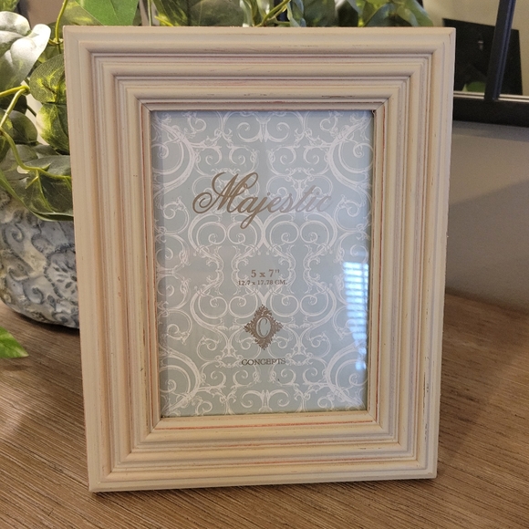 Majestic | Accents | Offwhite Picture Frame | Poshmark